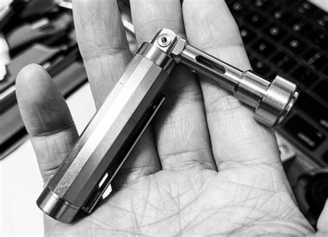 Edc Folding Titanium Mini Screwdriver Geeky Gadgets