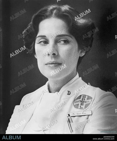 支持当地警长 Joan Hackett