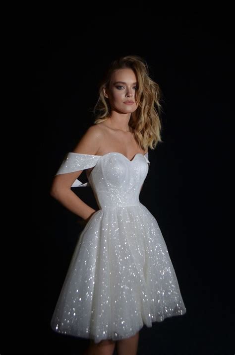 Pin on B̳R̳İ̳D̳A̳L̳ ̳G̳O̳W̳N̳ ̳♡ | Short wedding dress, Sparkly wedding ...