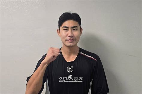 앞으로 9연승 하면 우승이래요 상상만 해도 즐겁다 얼굴 팅팅 피곤해도 심우준이 항상 웃는 이유 준po 2