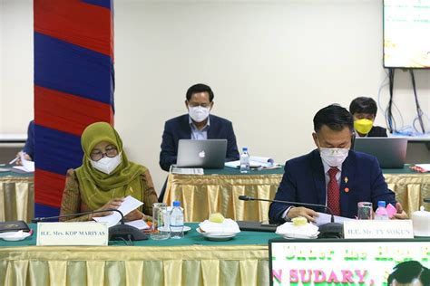 ឯកឧត្តម ឈាង វុន អញ្ជើញដឹកនាំសន្និសីទលើកទី៨ នៃគណៈកម្មការកិច្ចការបរទេស នៃសភាប្រទេស កម្ពុជា ឡាវ