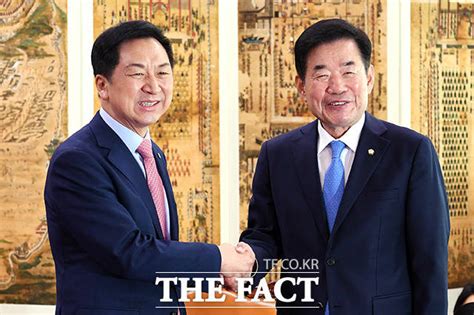 김진표 의장 찾은 김기현 국민의힘 대표 Tf사진관 포토 기사 더팩트
