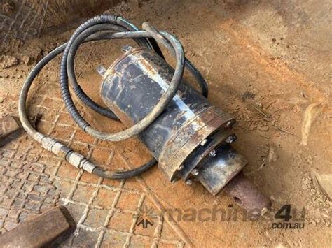 Used Digga Auger Drive Suit Up To 5t Excavator Excavator Attachments In