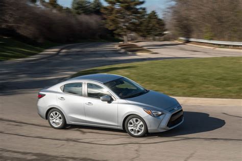 2017 Toyota Yaris Ia Cars Exclusive Videos And Photos Updates