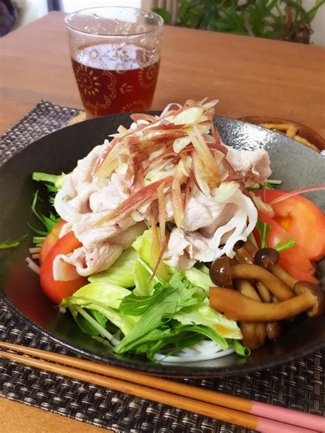 天然酵母ライ麦パン＆カンパーニュの店 はちはちインフィニティカフェ 「今日の一本」というより「今日の一族」かな⁉ 見てると、ミッシュ