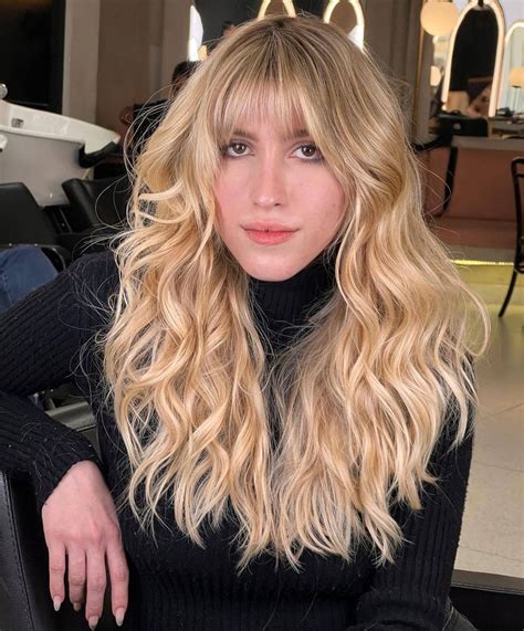 30 Stunning Hairstyles With Feathered Bangs Trending In 2025 30 Stunning Hairstyles With Feathered Bangs Trending In 2025