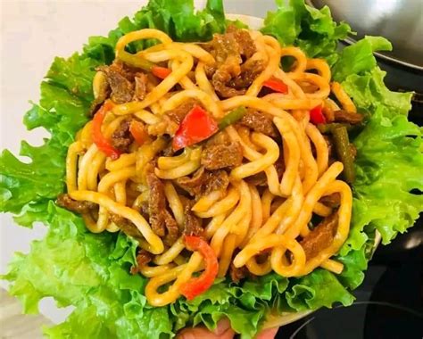 Цахим Шпагетти гоймонтой хуурга 1 Үхрийн мах 500гр давс перцээр амтлаад бөөрөнхийлнө 2