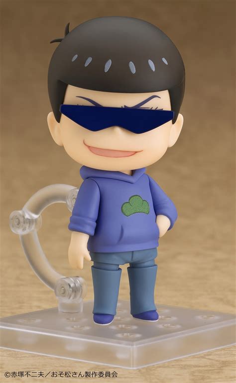 Tvアニメ『おそ松さん』より松野家の長男「おそ松」、次男「カラ松」のデフォルメ可動フィギュア「ねんどろいど」が登場！4月25日より同時予約開始