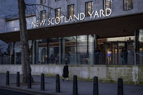 一名伦敦警察的认罪，在英国掀起轩然大波卡里克伦敦警察新浪新闻