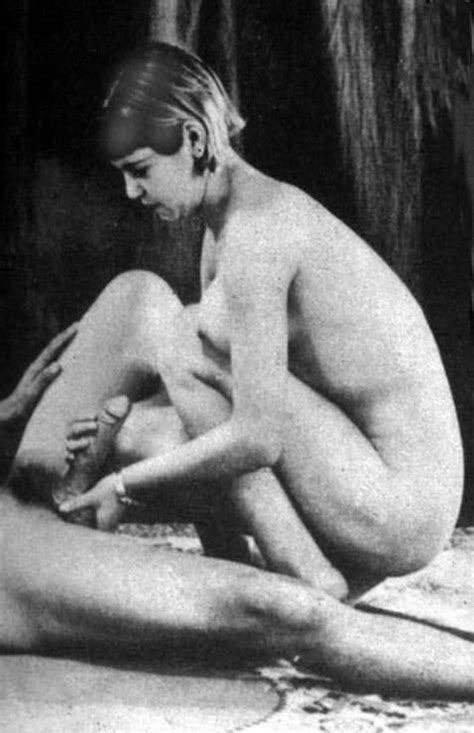 Hot Girls Getting Hammered In Vintage Collection 14 Photos