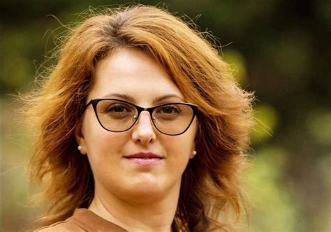 La mulți și binecuvântați ani doamnei prof FLOAREA ILIEŞIU director