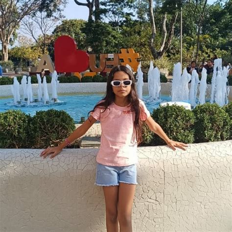 Camilinha Oficial E Família Youtube