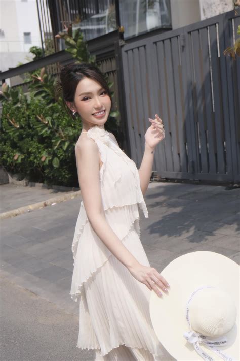 Mỹ Nhân Chuyển Giới Gây Thương Nhớ Bởi Diện Mạo Xinh đẹp Yêu Người Gia