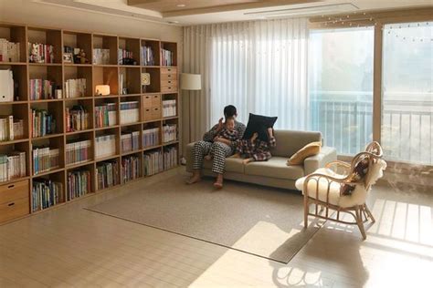 손 닿는 곳 눈길이 가는 곳에 책이 있는 집 Living Room Without Tv House Interior