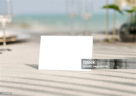 모형 흰색 공백 카드 이름 장소 접힘 인사말 클리핑 경로가 있는 초대장 3d 렌더링 0명에 대한 스톡 사진 및 기타 이미지 Istock