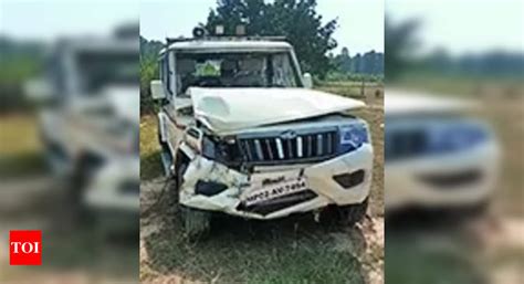 Tractor Trolley Anuppur Sdm Injured After Car Collides With Tractor