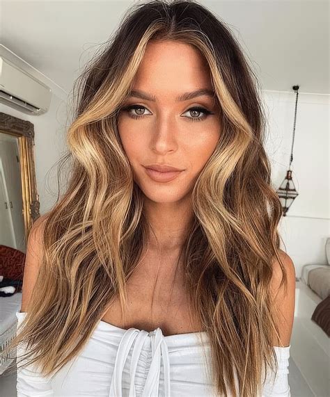 Brown Hair With Blonde Highlights Around Face