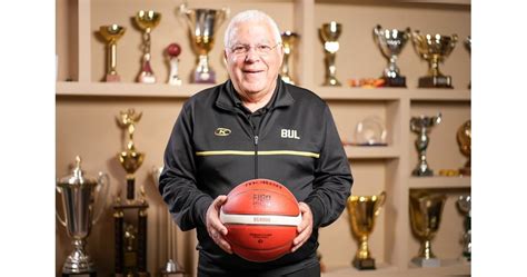 Легендата Пини Гершон се завръща в българския баскетбол