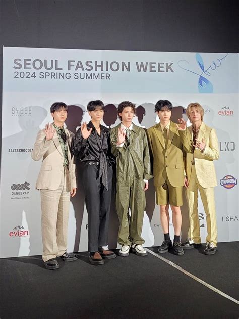 Gunil Ode Jun Han Jungsu E Jooyeon Seoul Fashion Week Hero