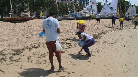 Voluntários Participam De Mutirão De Limpeza Em Praias De Maceió