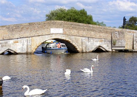 "Potter Heigham Bridge, Norfolk" by Ian Gedge at PicturesofEngland.com