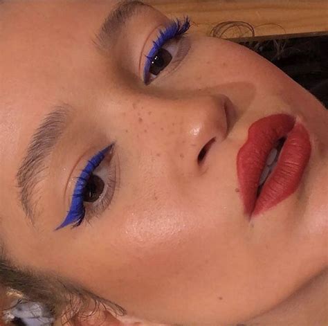 25 Stunning Prom Makeup Ideas For A Blue Dress