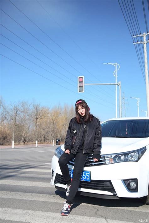 遼寧美女配豪車：漂亮媳婦當車模展示卡羅拉霸屏！ 每日頭條