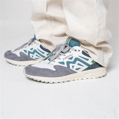 KARHU Legacy 96 sleet/ brittany blue – Karhu EU