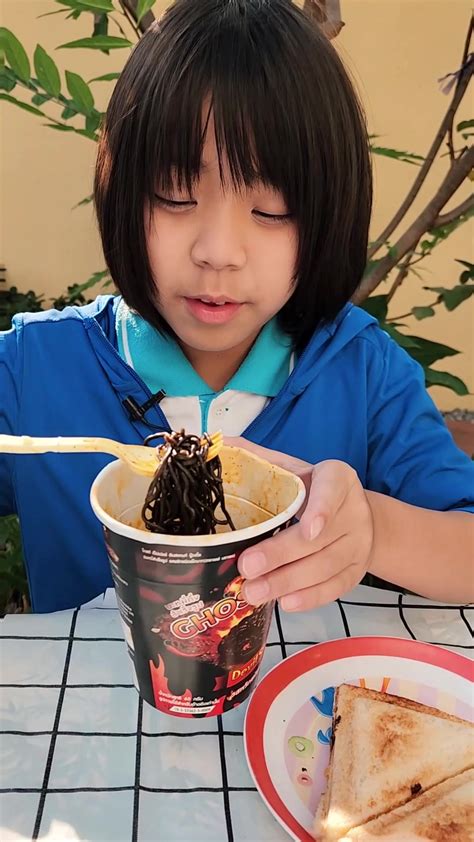 Asmr Ghost Pepper Spicy Noodles มาม่าเผ็ดที่สุดในโลก 2fonfon 2fonfon