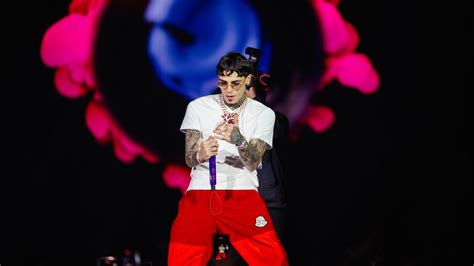 Viral Luar La L Se Cae En Concierto En Miami Metro Puerto Rico