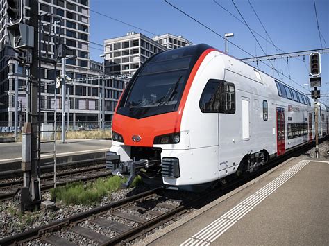 Neue Interregio Züge der SBB mit Fernverkehrsstandard SWI swissinfo ch