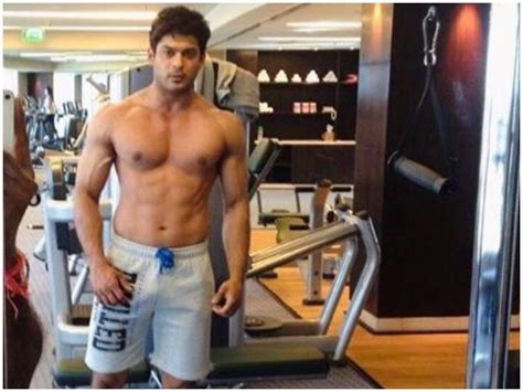 Siddharth Shukla Shares Shirtless Workout Photo सिद्धार्थ शुक्ला ने
