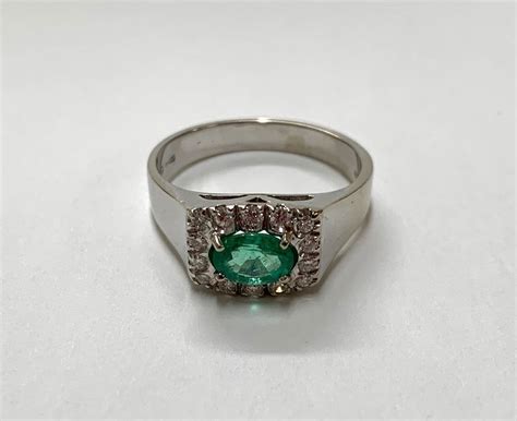Ring Vitguld Med Smaragd Och Diamanter 18k Köp På Tradera 622726221