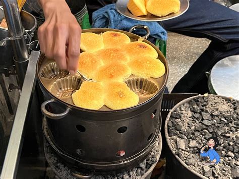 รูป ยายหยวนandยายแตนขนมไข่หน้าวังบูรพา ลานบำรุงเมืองบนห้างดิโอลด์สยาม