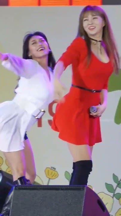 빨간미니원피스 ️ 트로트가수김유선 축제 공연 예쁜트로트가수 오라버니 신나는공연 눈웃음 봄 유채축제 트로트여자가수섭외 Youtube