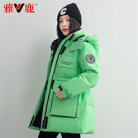 雅鹿羽绒服女中长款2022年新款运动休闲连帽工装绿色外套女款冬季yaloo雅鹿日九专卖店
