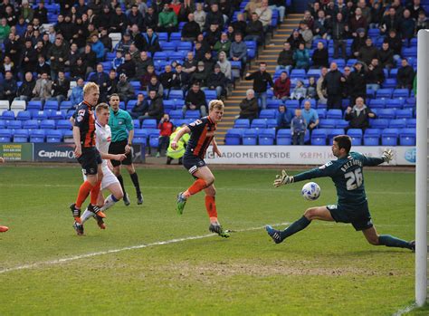 Cameron Mcgeehan Hatters Heritage A History Of Luton Town Fc