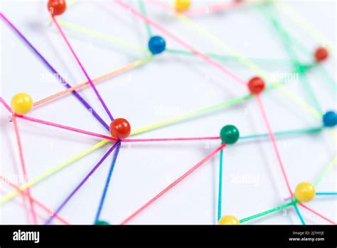 Linking Entities Blockchain Social Media Communications Network The