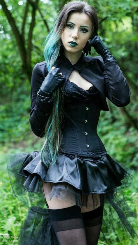 Pin By Lycan Anubis Armando On Gothic Beauties Gothic Fashion Gothic