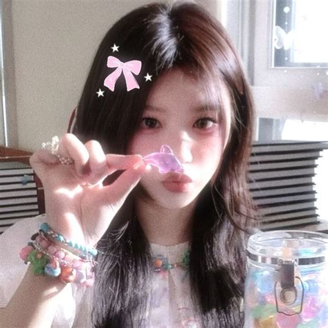 Pin De Jennie Ye A I Im Em Illit Coreana Fofa Kpop Garotas Perfeitas