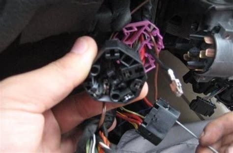 大灯随动故障灯亮了怎么回事 有驾