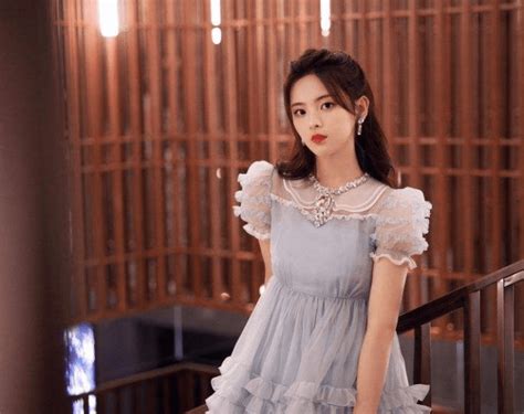近日，杨超越发文称自己受不了了，还有多少一次来个痛快 搜狐大视野 搜狐新闻