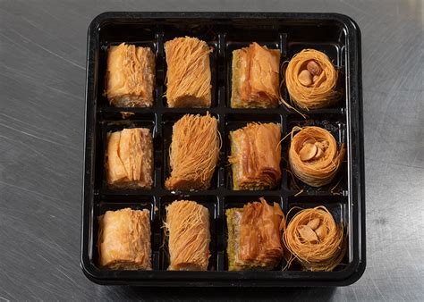 מארז בקלאווה 12 יח 350 גרם מקט 302 ממתקי מזאוי