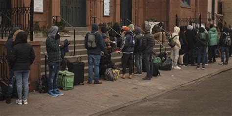 700 Millionen Dollar Klage New York Erhöht Druck Wegen Migranten