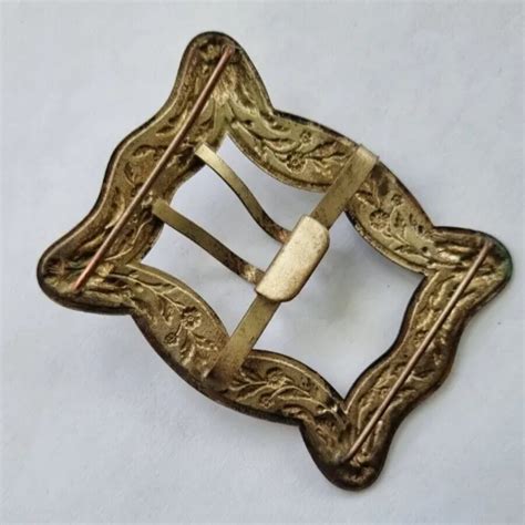 ANCIENNE BOUCLE DE CHAUSSURE en LAITON du XIXe Siècle EUR 15 00