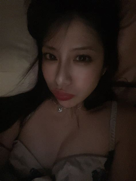永野つかさ On Twitter おはよう🥰 この時間に浮上するのは久しぶりだなぁ☺️ あと300時間寝たい😴😴