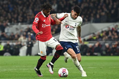 Manchester United Abre Vantagem Mas Sofre Empate Do Tottenham Pelo
