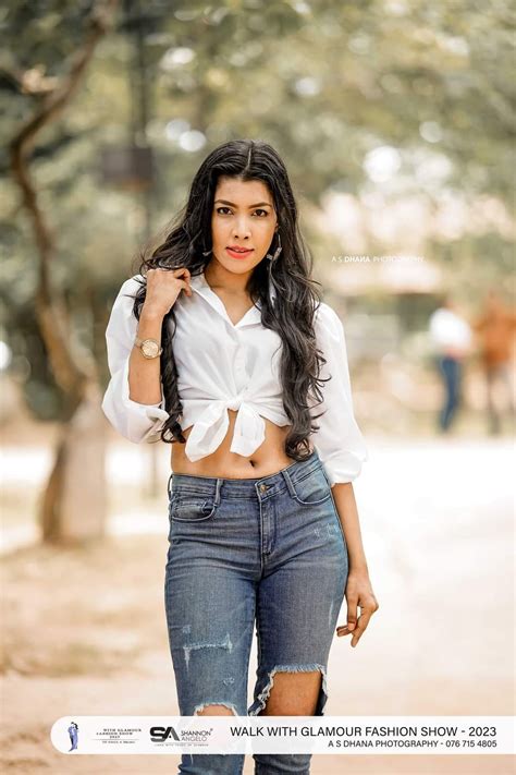 Walk With Glamour Fashion Show Ishari Kumarasinghe