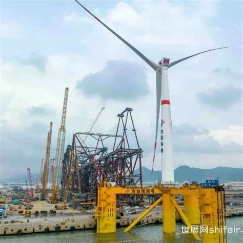 我国首座深远海浮式风电平台“海油观澜号”启航！ 世展网