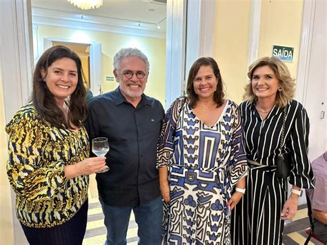 Haroldo Pinheiro Borges Lota O Salão Superior Da Pinacoteca No
